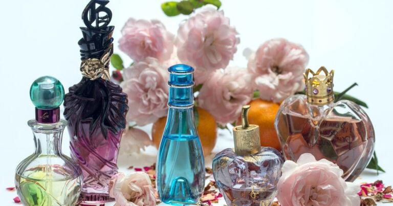 Body Mist Vs Perfume: 7 Differences Between the Two - StatusBuzz
